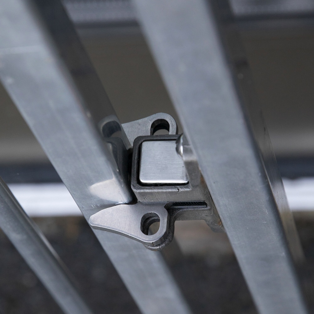 Aluminum Dog Kennel Dividers | Keep Your Pets Safe