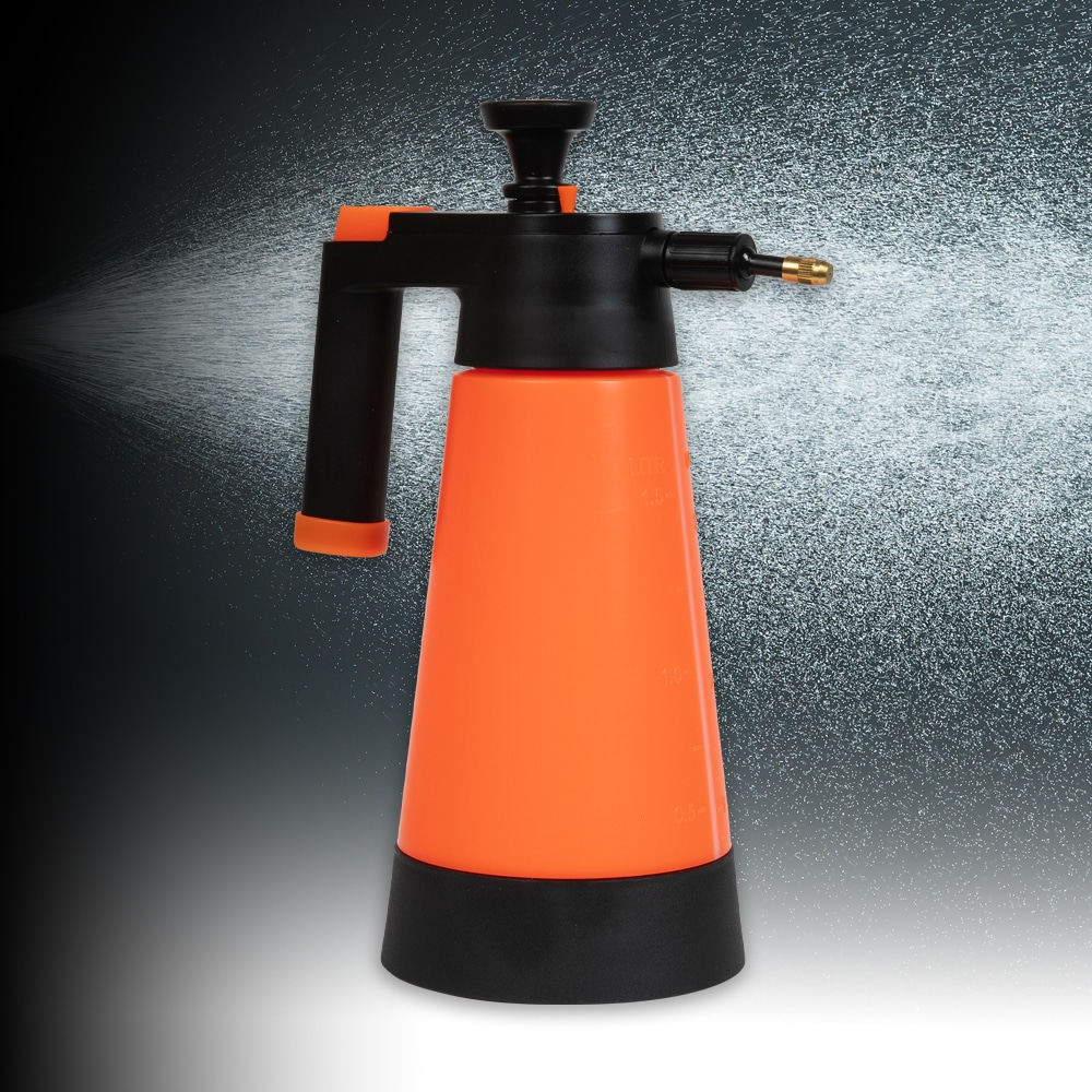 Cleaner/Disinfectant Compression Sprayer | Keep Your Dog Kennel Spotless